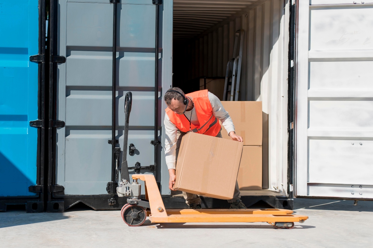 How Does Freight Shipping Work? [Complete Guide]